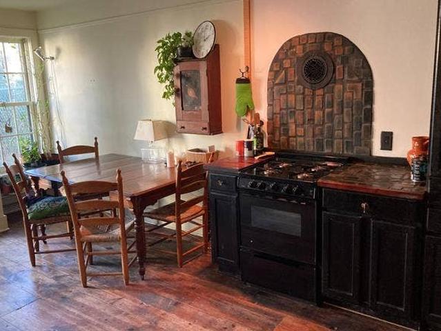 large bright furnished room females