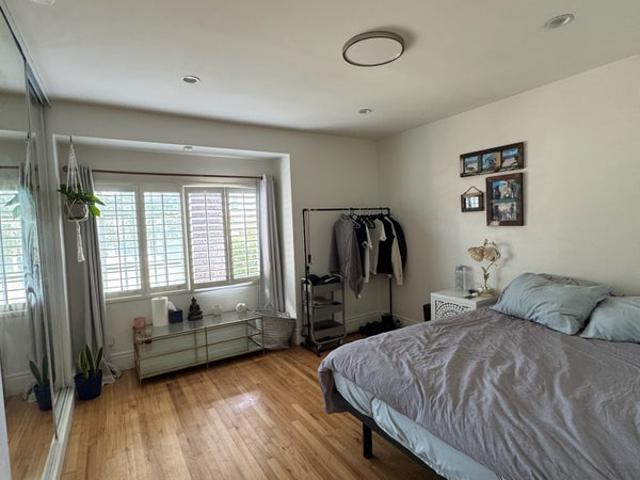Large Bright Room in Gorgeous LA Home