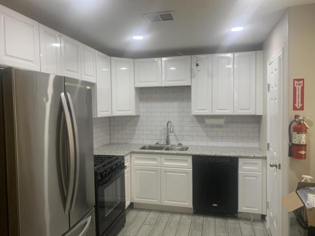 Large Comfy Rooms in a Quiet Suburban Community