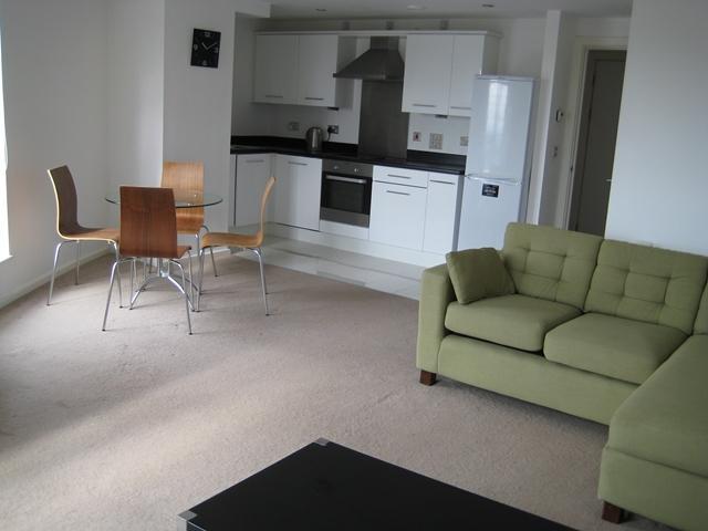 LARGE CORNER HIVE 1 BED ON THE 13TH. 1 bed apartment to rent £1,000 pcm £231 pw