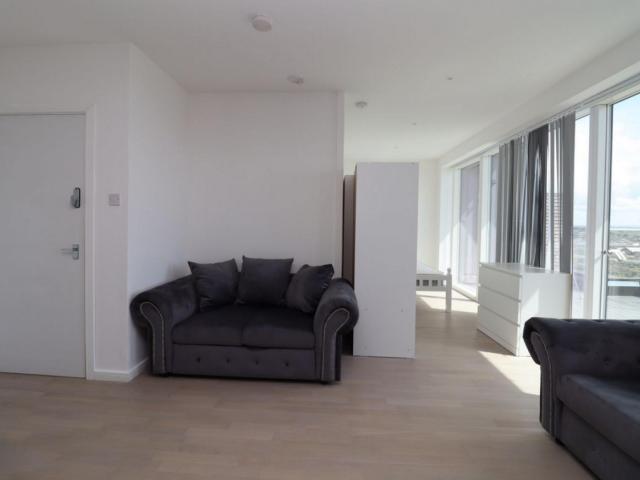 Large double bedroom with terrace near Southall train station Has a Room