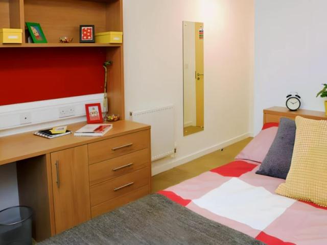 Large Double En suite Disabled Room