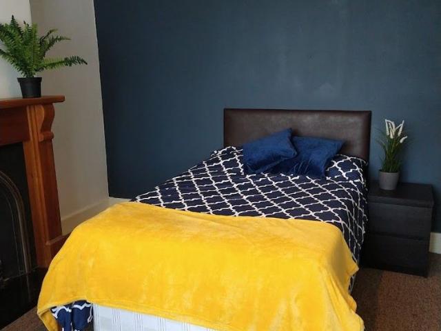 Large Double Room Close to employers