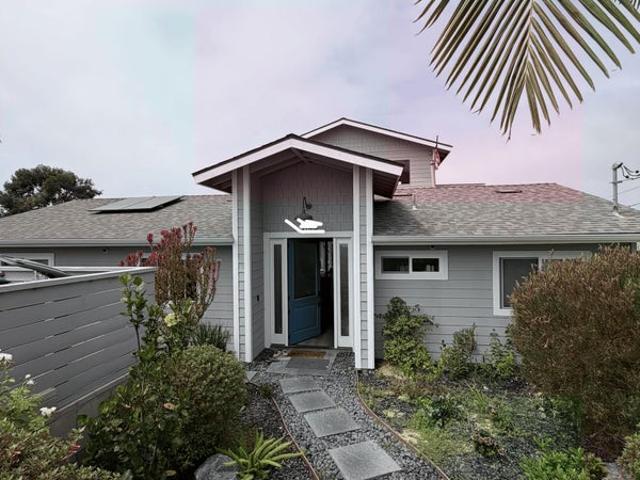 Large Encinitas Room — Ocean View Deck & Hot Tub