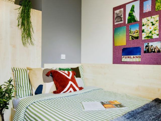 Large Ensuite