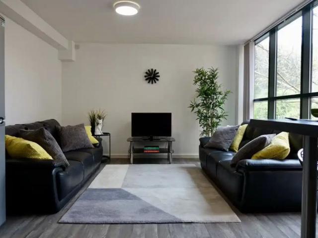 Large Ensuite