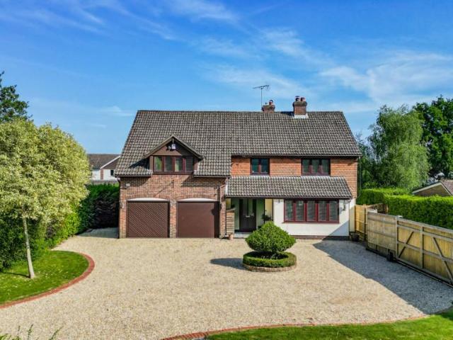 Large Family Home Close To Cranbrook. 4 bed detached house to rent £3,250 pcm £750 pw
