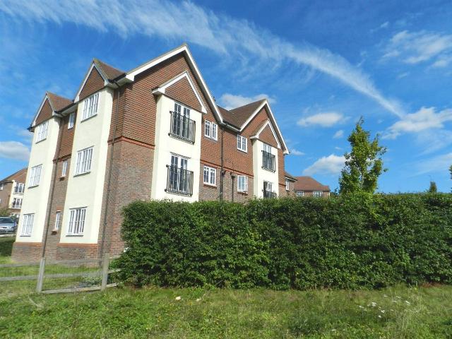 Large Flat With Garage | Highbank, Haywards Heath RH16, 2 bed flat to rent, £1,495 pcm | PrimeLocation