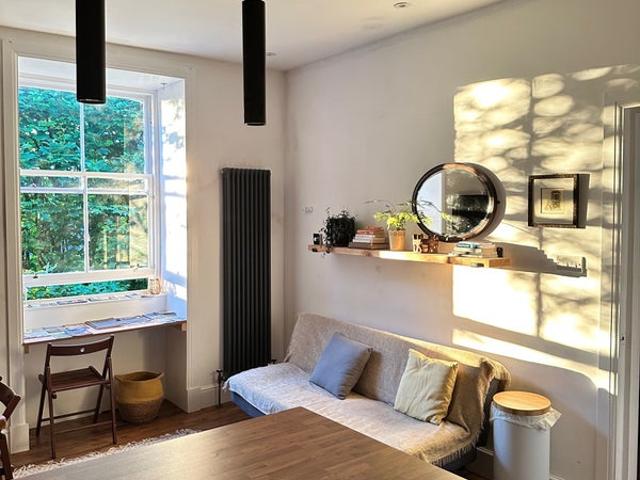 Large fully furnished 2 bed Beside Meadows