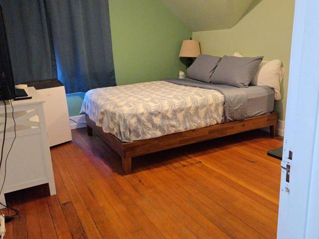 Large furnished air conditioned room