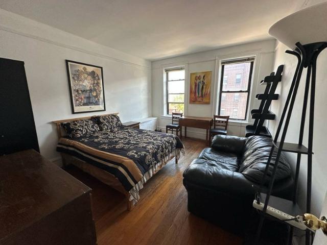 Large furnished bedroom 3 minute walk to subway