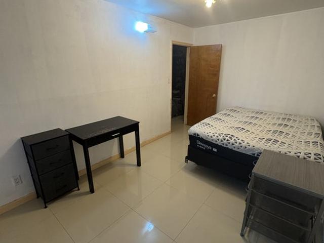 Large Furnished Bedroom in Bensonhurst