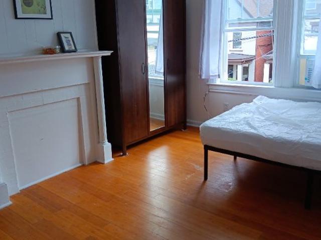 Large Furnished Bedroom in PittsburghPA_$mo