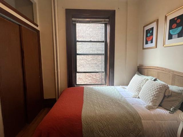 Large furnished bright and cheerful room UWS