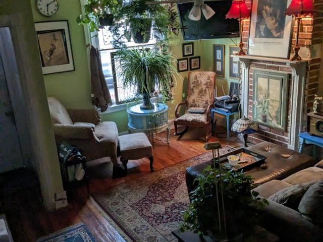 Large Furnished Germantown Bedroom