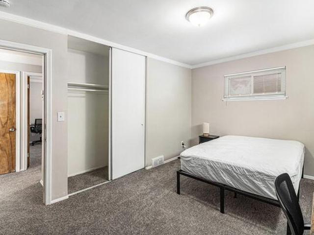 Large Furnished Room w/ Utilities & High Speed Wi Fi Weekly Flexible Pay Safe & Clean Smarter Co Living in Redford Move In Today!