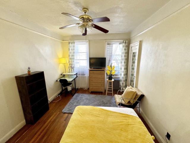 LARGE FURNISHED ROOM Close To Columbia, MED School