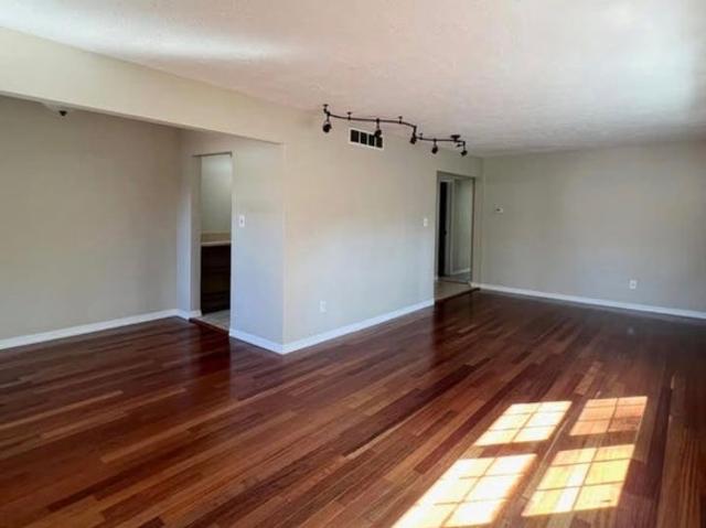 Large furnished room for rent Shaker Heights, OH
