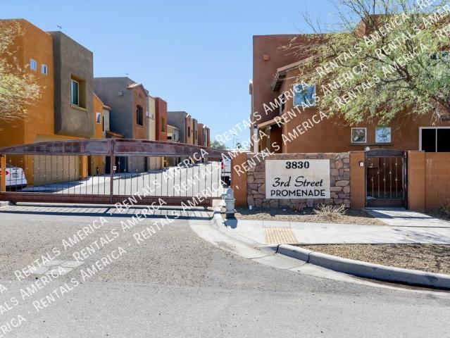Large gated home close to Banner, UArizona