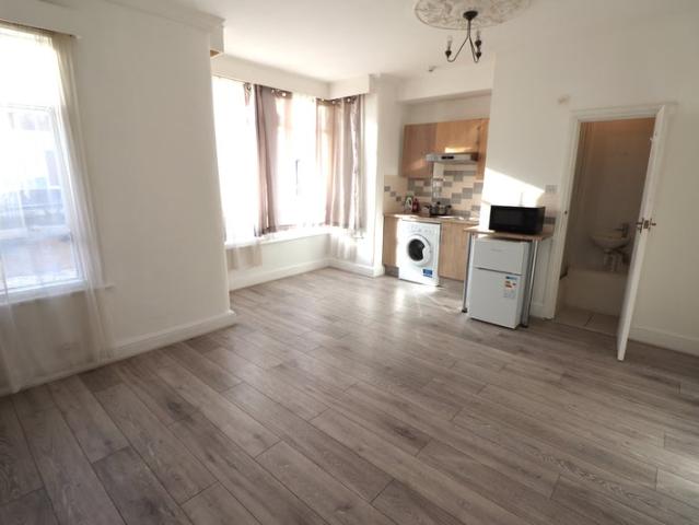 Large ground floor studio in Acton