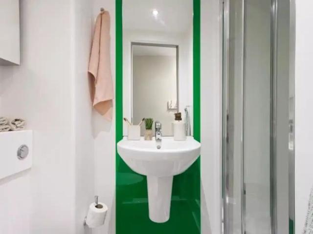 Large Highest Double Ensuite