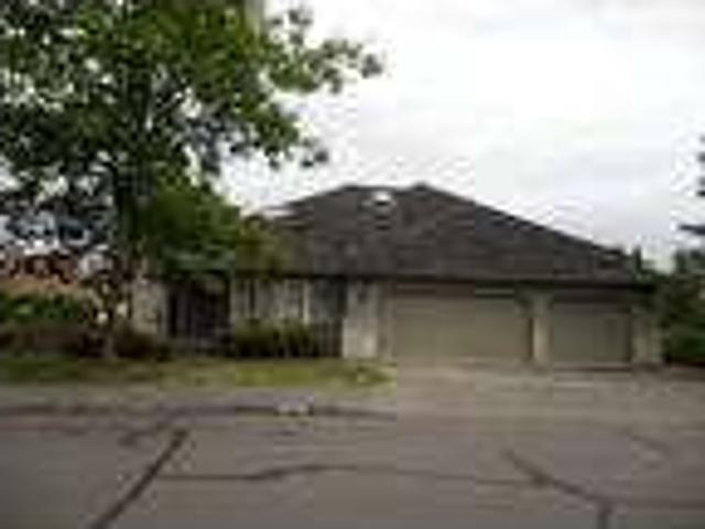 Large Home with Separate Living Quarters on the Lower Level