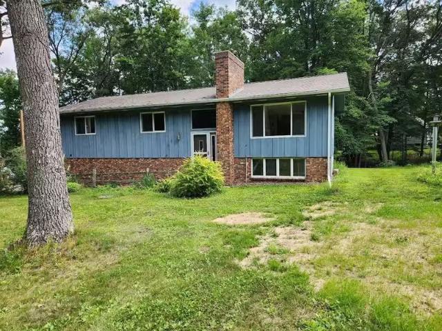 Large house in a Wooded Neighborhood 5130 Mischler Rd