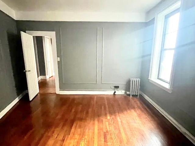 Large living room for rent