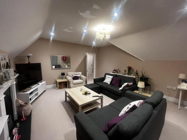 LARGE LOFT ROOM IN QUIET OWNER OCCUPIED HOME | IDEAL FOR 2 3 NIGHTS PER WEEK