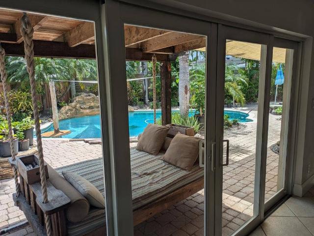Large master bed bath in pool home