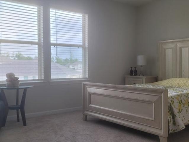 Large Master Bedroom With Private EnSuite Bathroom