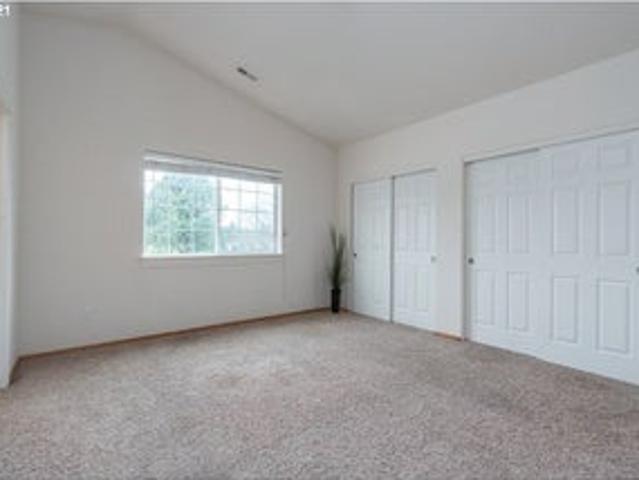 Large Master Bedroom with Private Ensuite Bathroom