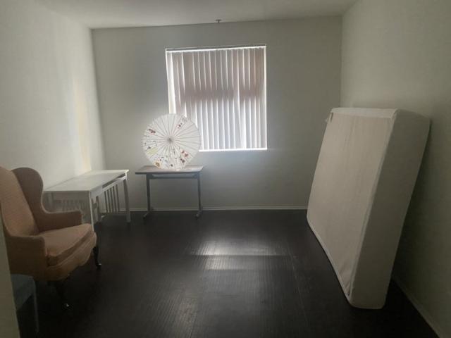 Large Master Suite in K Town – Utilities Included