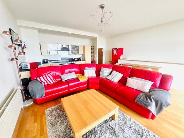 Large modern 3 bedroom 3 bathroom penthouse