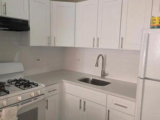 Large Move In Ready Room with Private Bath & WiFi