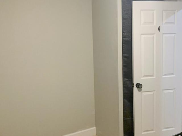 Large Oakland Park House with Dining area. Spacious & cozy