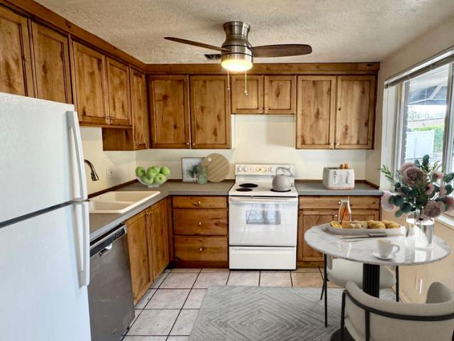 Large, Pet Friendly 2 Br/1 Ba in SLC's Capitol Hill