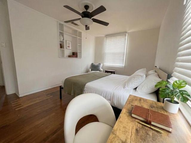 Large Premium Room – Quiet Working House – Not Crowded