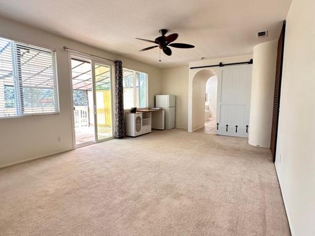 Large Private Mastersuit w/Private entrance & Deck
