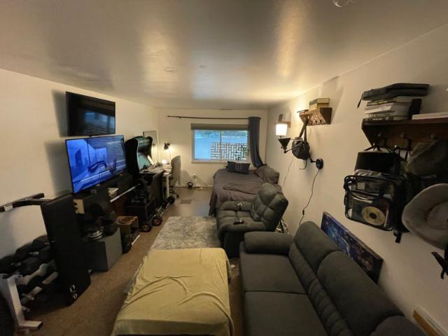 Large Private Bedroom Available in Danbury Condo