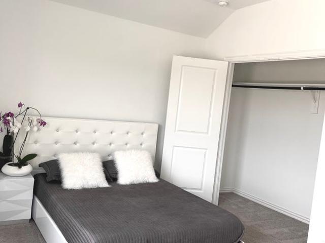 Large Private Bedroom in Modern New build
