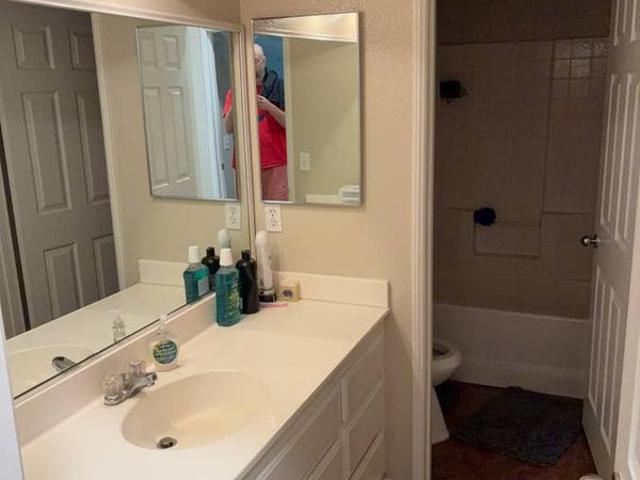 Large Private Bedroom, Menifee CA + Util. Incl