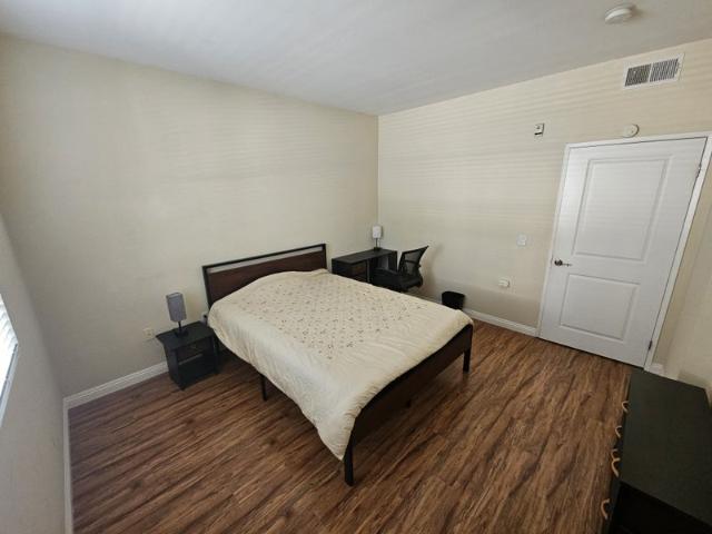 Large Private Bedroom w/ Private Bathroom