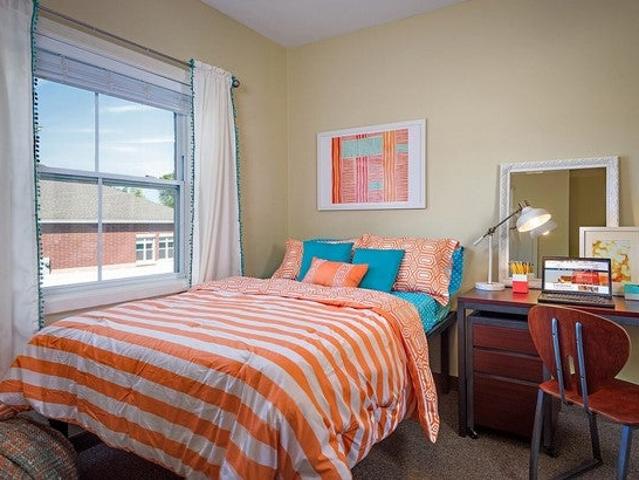 Large Private Room Bath Apartment!