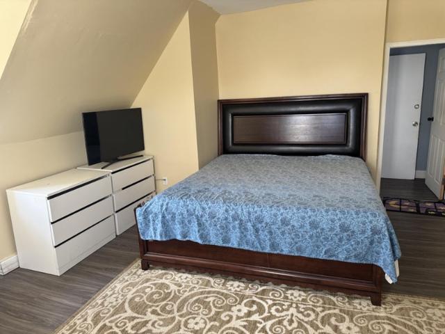 Large private room for rent