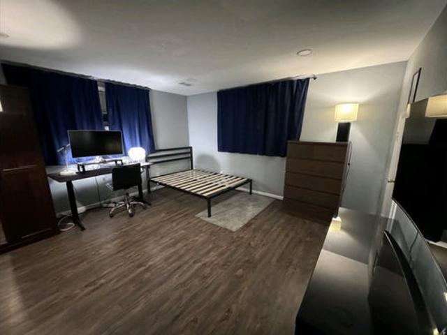 Large private room, furnished clean quiet