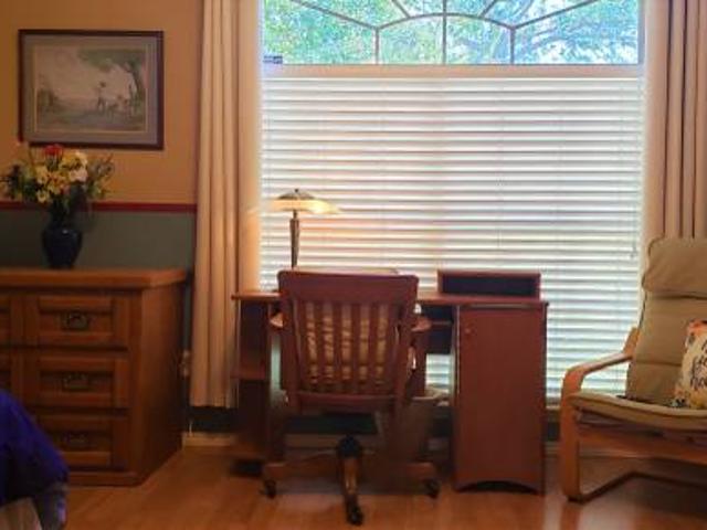 Large private room in clean, peaceful home!
