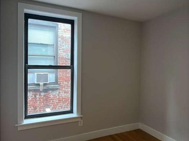 Large private room in Upper West Side