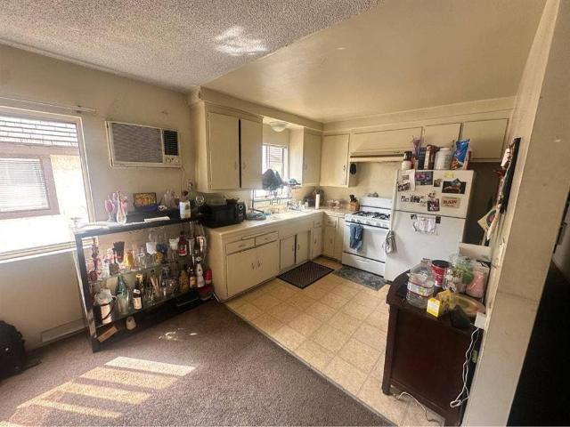 Large private room sublet in apt
