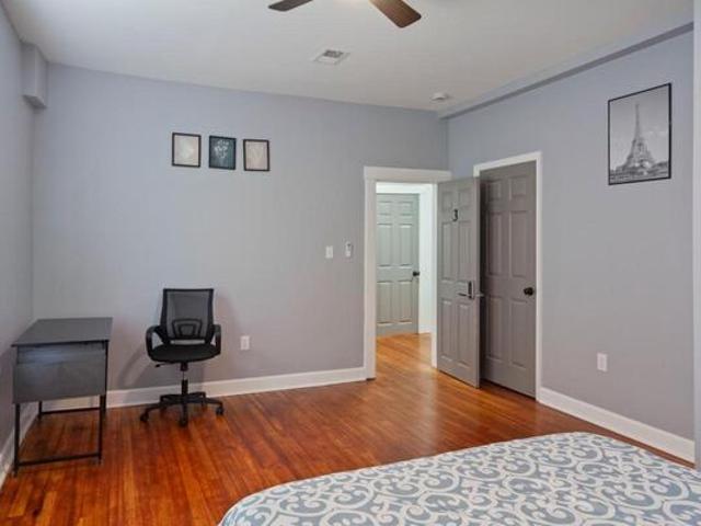 Large Private Room w/ Parking! All Utilities + WiFi Included Near Transit Clean, Quiet & Comfortable Move In Today